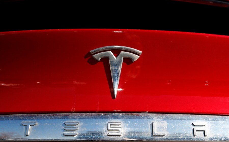 Tesla vandalized in Northeast DC; police search for suspect
