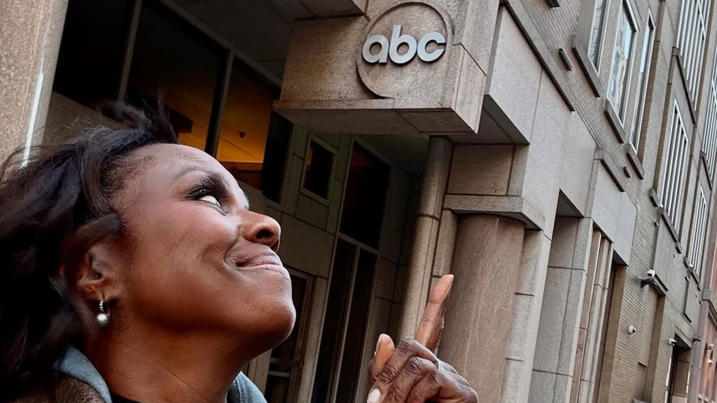 Deborah Roberts Says Goodbye To ABC News Building After Nearly Three ...