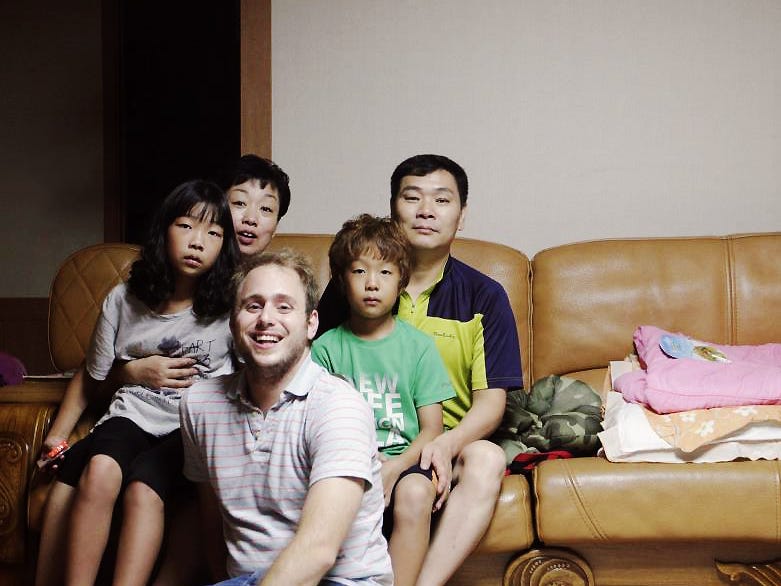 I moved to South Korea without knowing anyone. A family of strangers ...