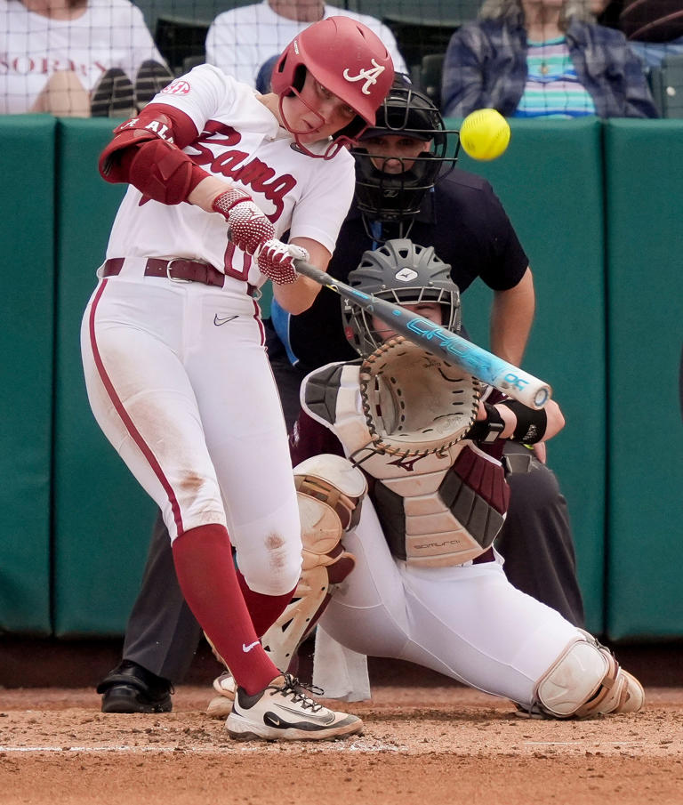Alabama softball struggles to maintain leads, drops second SEC series ...