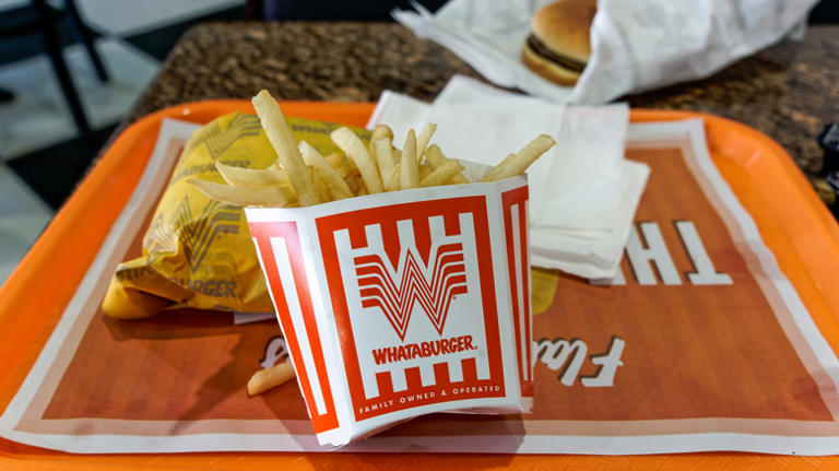 What Time Does Whataburger Start And Stop Serving Breakfast?