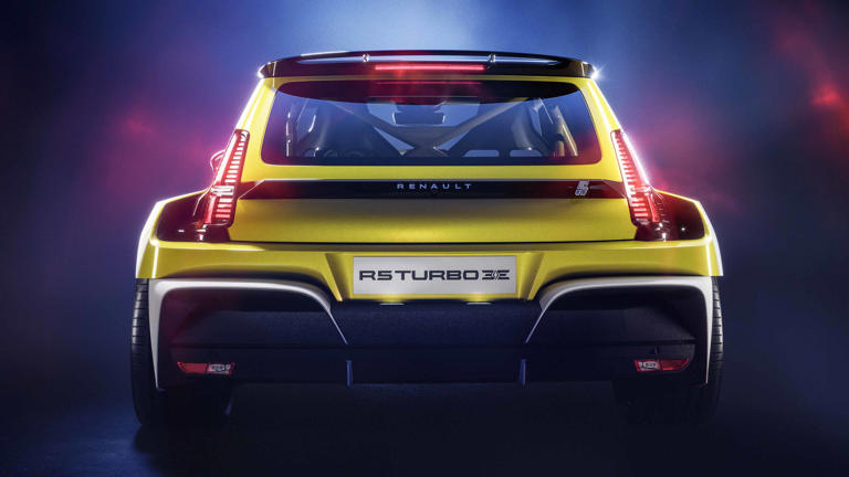 Official: the new R5 Turbo gets 536bhp, a massive 3,540lb ft, and a ...
