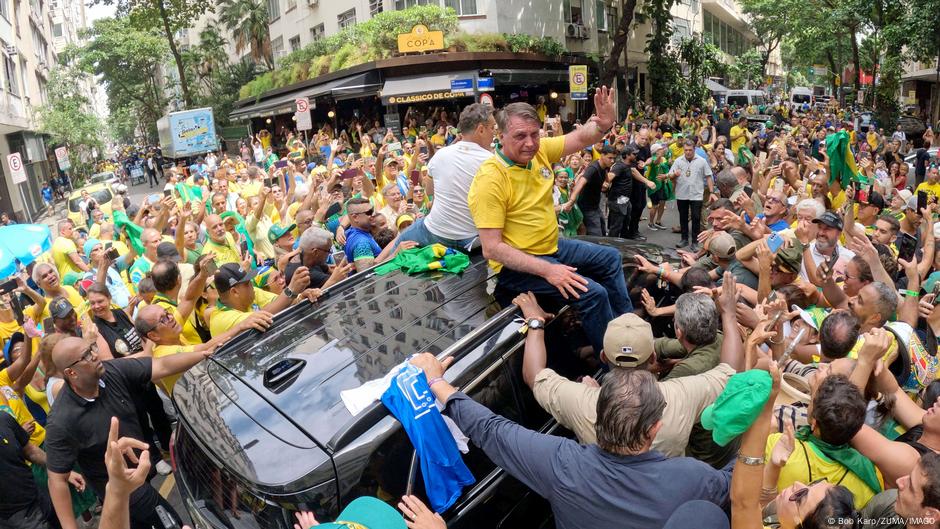 Brazil: Bolsonaro and supporters rally against coup charges