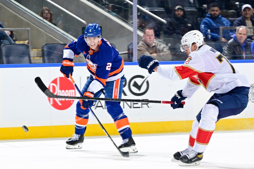 Mike Reilly returns from heart surgery to make an impact for Islanders