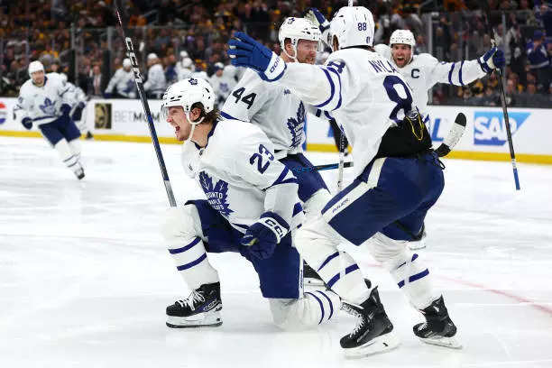Inside Toronto Maple Leafs' group chat: How team bonding fuels unity ...