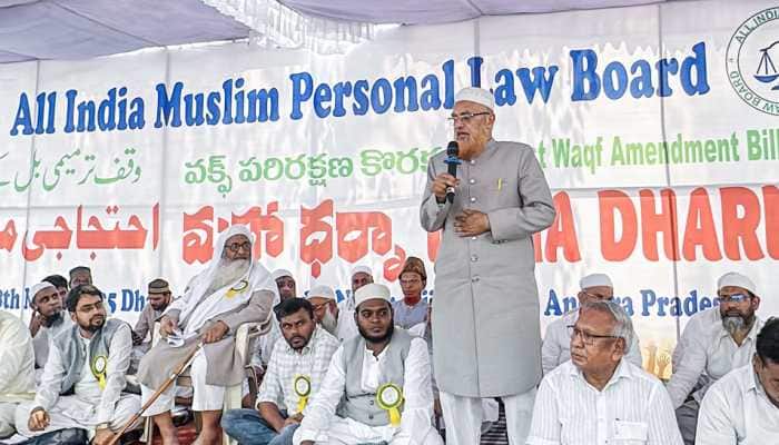Waqf Bill Protest: As Protestors Gather At Jantar Mantar In Delhi, JPC ...