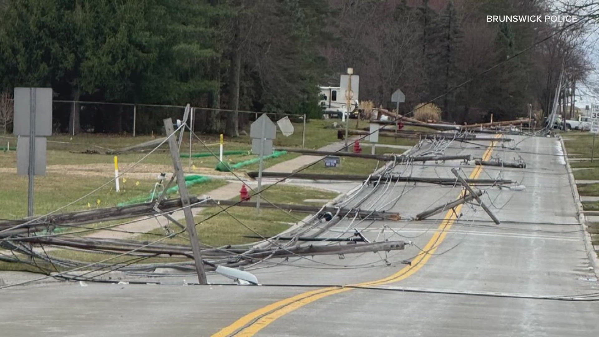 Strong winds and severe storms cause power outages in Northeast Ohio