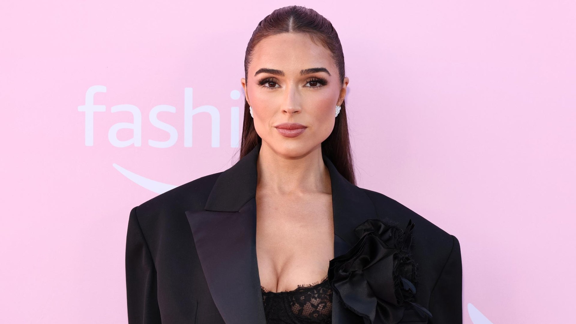 Olivia Culpo Shares New Bump Pic 1 Week After Announcing Pregnancy