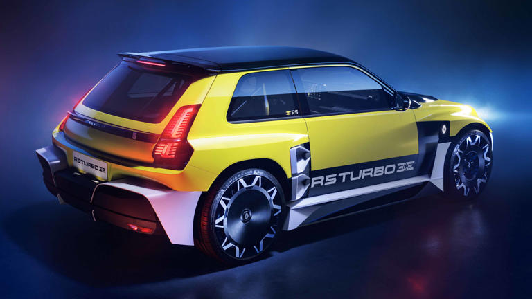 Official: the new R5 Turbo gets 536bhp, a massive 3,540lb ft, and a ...