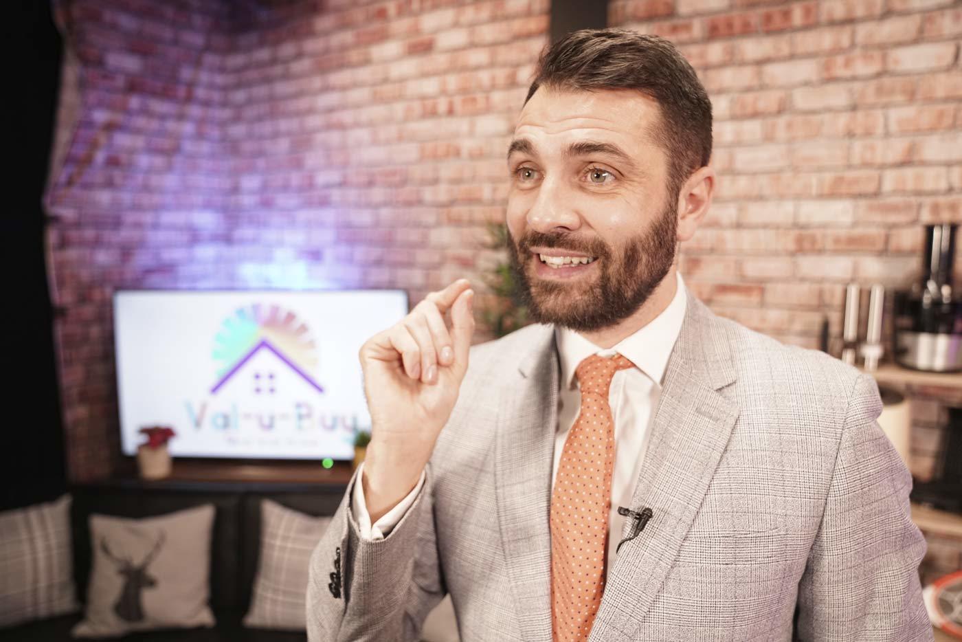 Scottish comedian calls for increased disabled accessibility in Glasgow ...