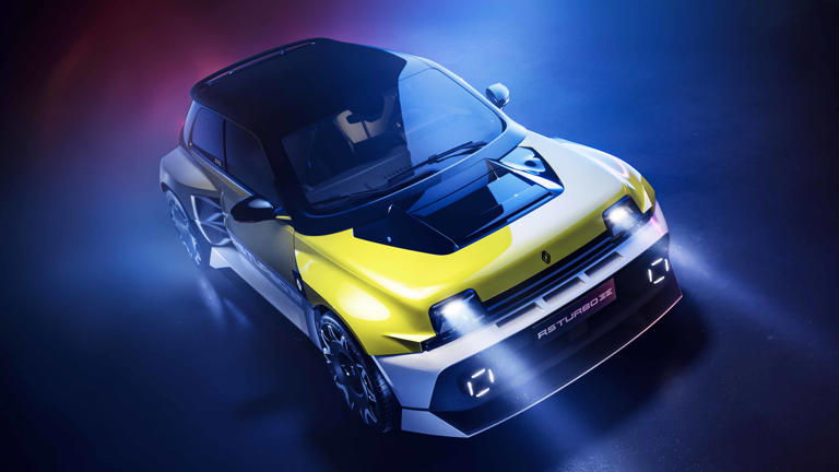 Official: the new R5 Turbo gets 536bhp, a massive 3,540lb ft, and a ...