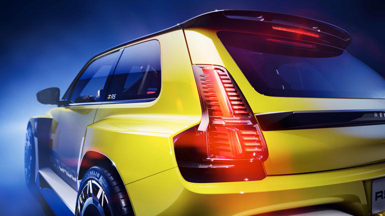 Official: the new R5 Turbo gets 536bhp, a massive 3,540lb ft, and a ...