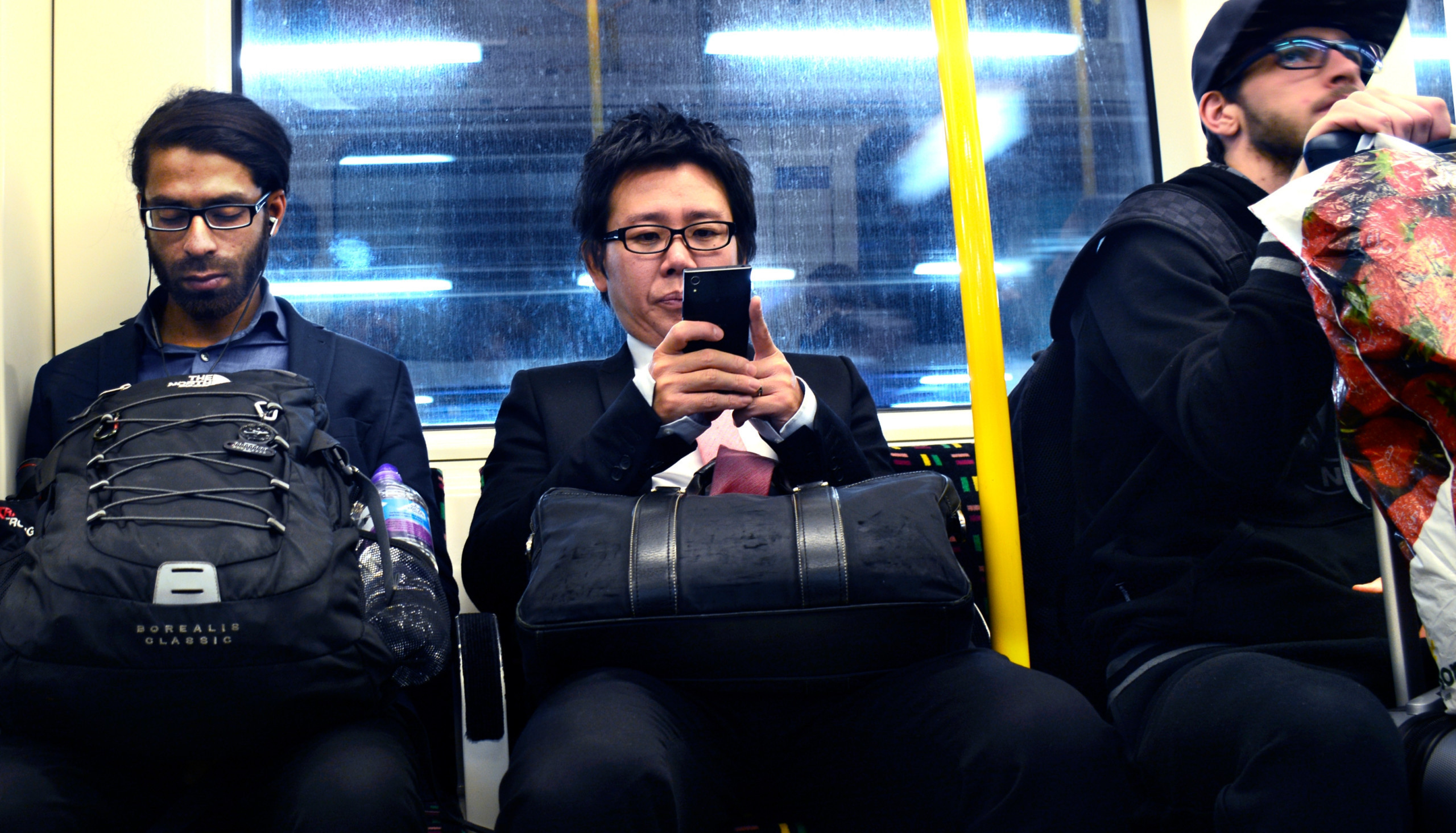 Cosas que nunca deberías hacer en el transporte público