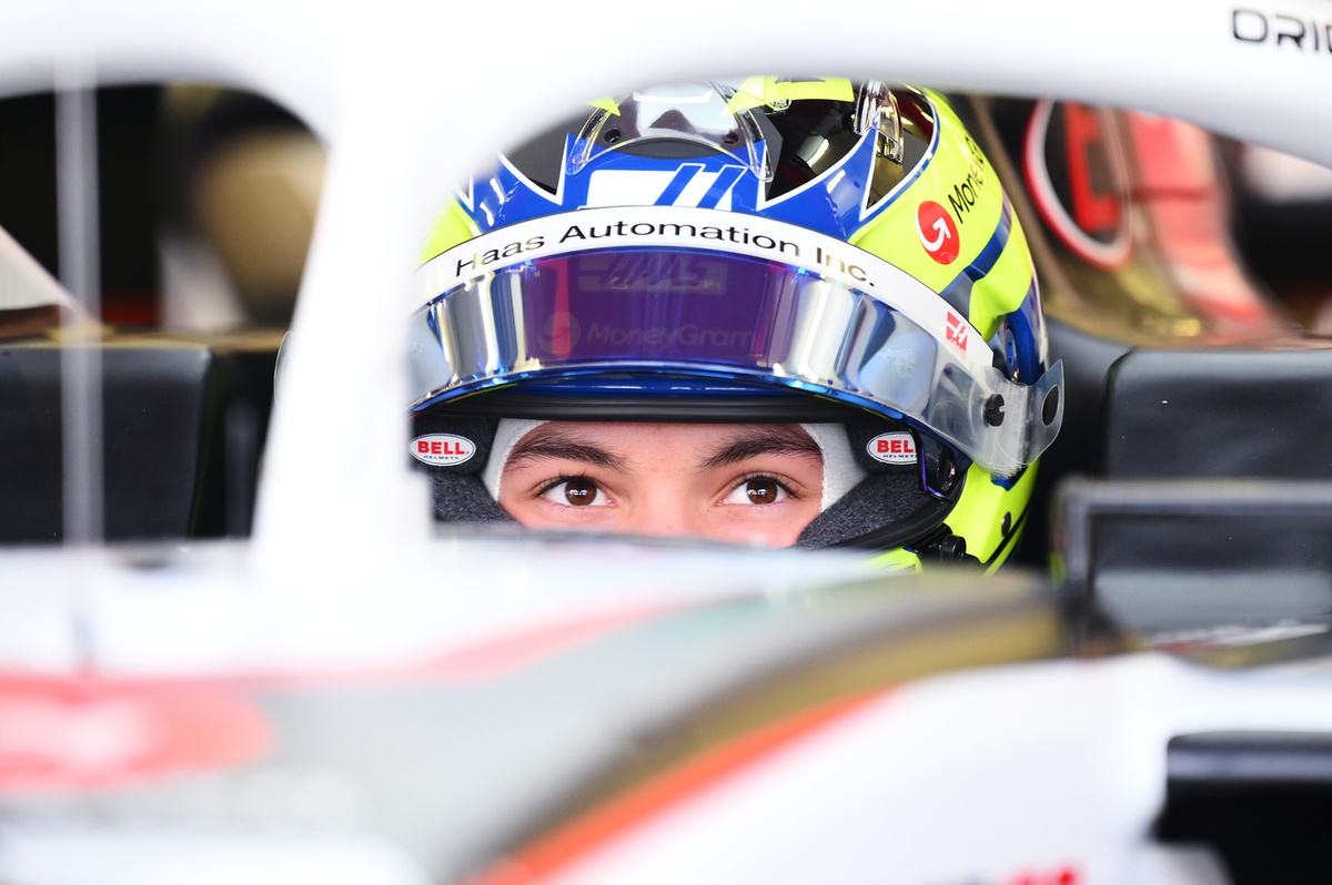 Bearman rues Australian GP FP1 crash: "Too much, too soon"