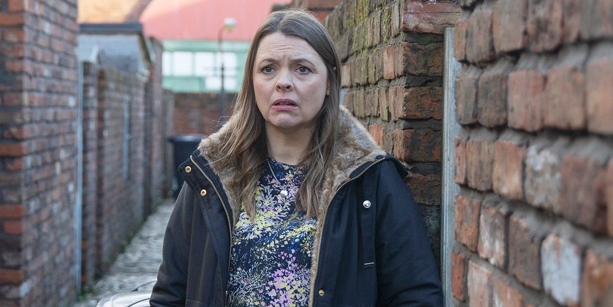 Coronation Street's Tracy McDonald caught out in early ITVX episode