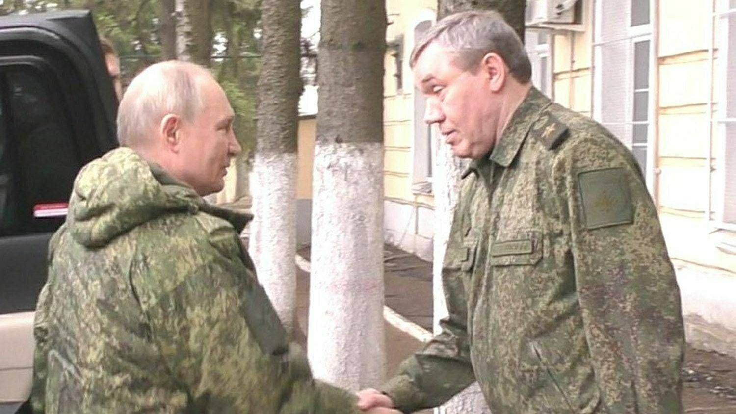 Bilder: Wladimir Putin besucht Kommandoposten in Kursk