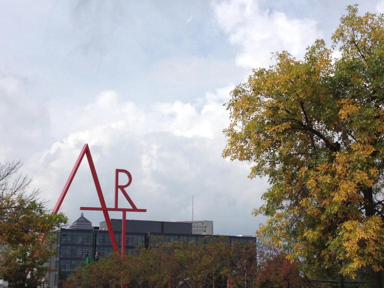 Morning rain showers start off the workweek