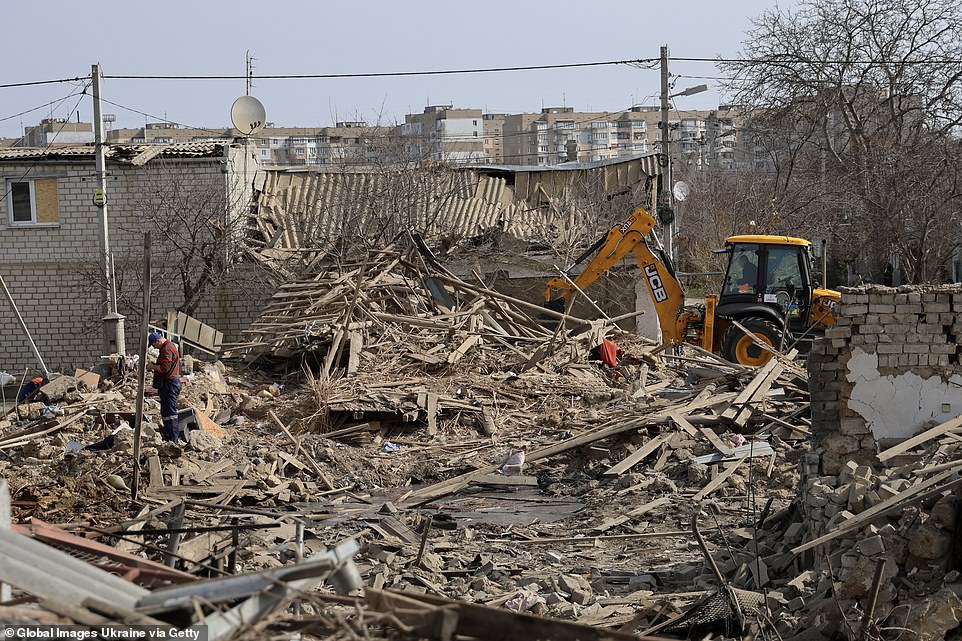 Russia warns of WW3 if UK & France send peacekeeping troops to Ukraine