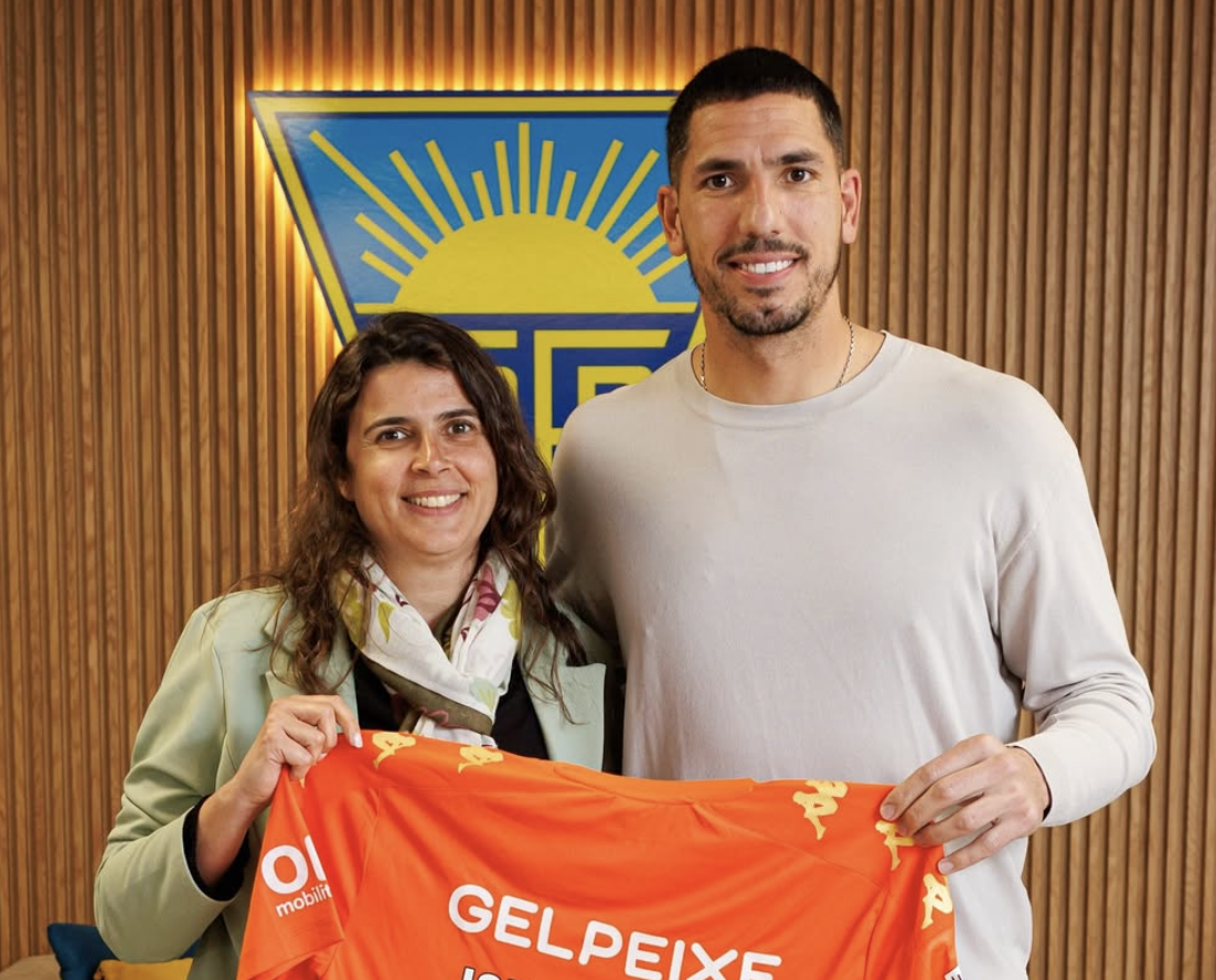 Joel Robles renova com o Estoril Praia