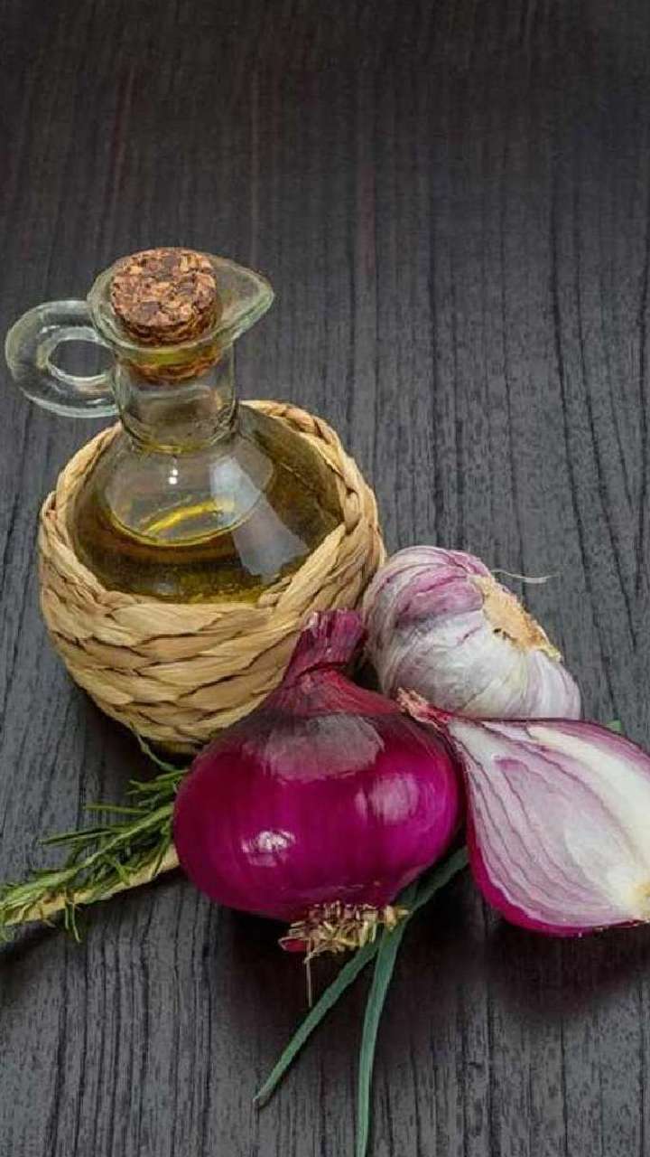 How To Make Onion Hair Spray For Thick And Healthy Hair?