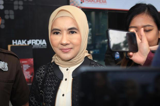 Eks Dirut Pertamina Nicke Widyawati Bungkam Usai Dua Kali Diperiksa KPK Eks Dirut Pertamina Nicke Widyawati Bungkam Usai Dua Kali Diperiksa KPK