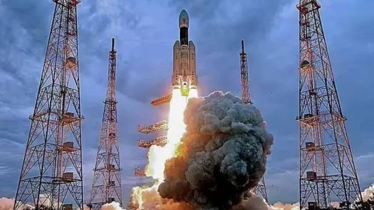 India and Japan Join Forces For Chandrayaan-5 Mission, ISRO Shares Details of Ambitious Lunar ...