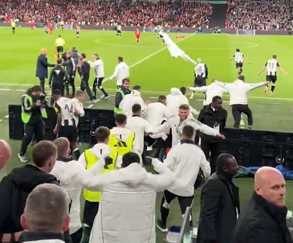 Watch the moment Newcastle's players and staff storm the Wembley pitch ...