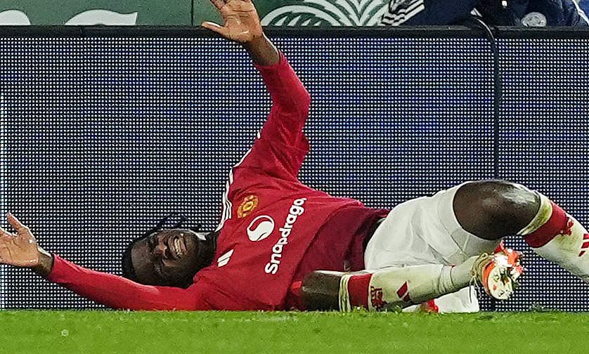 Man United youngster Ayden Heaven, 18, forced off on a stretcher after ...