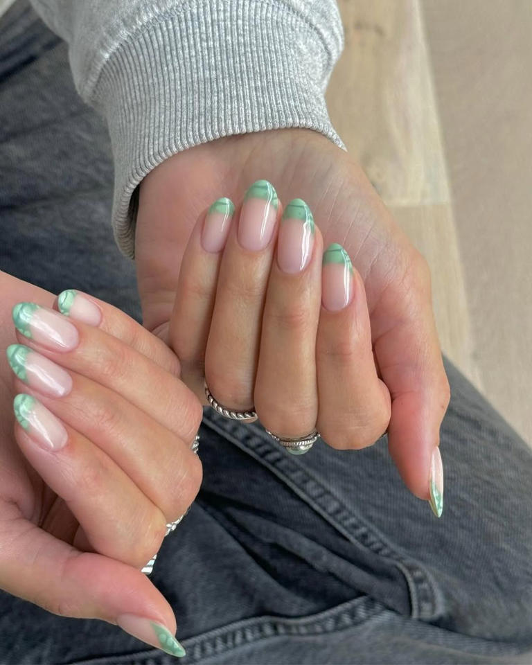Forget Elaborate Nail Art, These 13 French Tip Manicures Basically ...