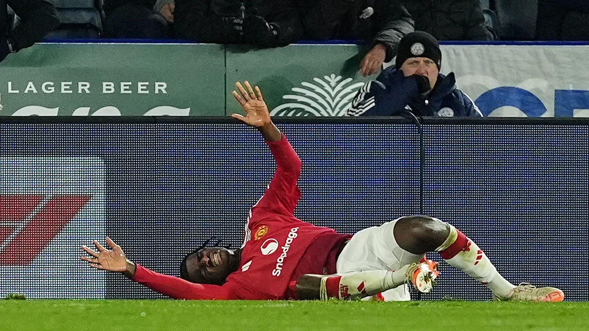 Cris de douleur et fans en larmes : les photos de la terrible blessure ...