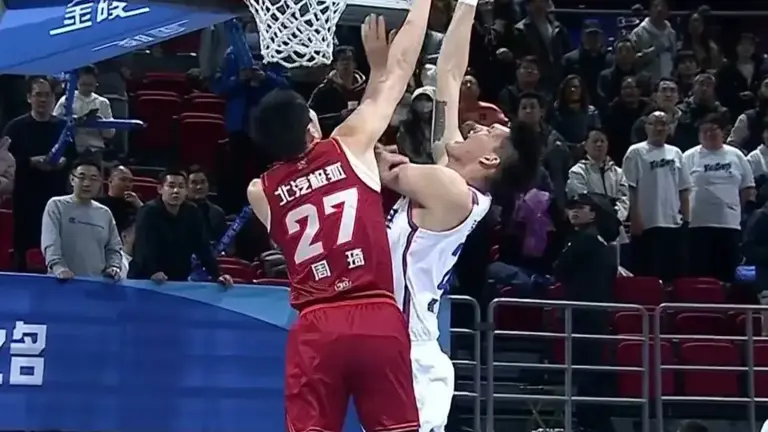 疯狂9连胜！一场113-101，CBA劲旅高歌猛进，守住前4，周琦创纪录
