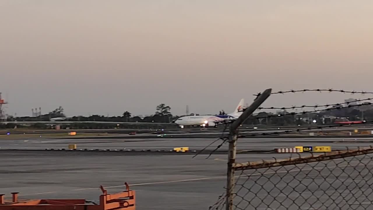 Malaysia Airlines flight makes emergency landing in the Philippines