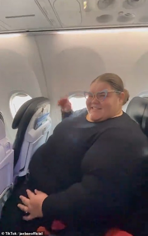 Plus-sized travel influencer hits back at 'fat phobic' critics who ...