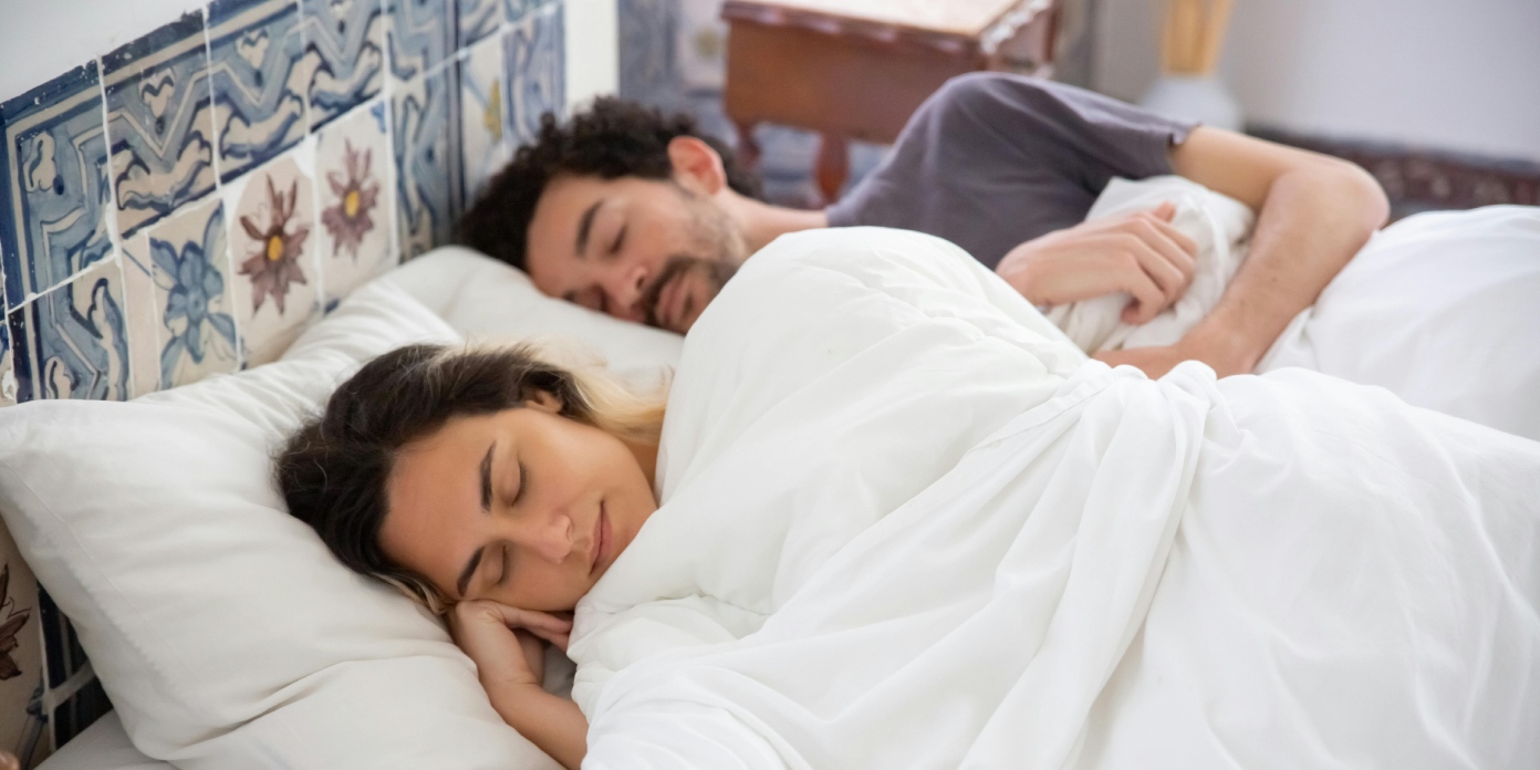 Sleeping on the left or right side of the bed: this choice says a lot ...