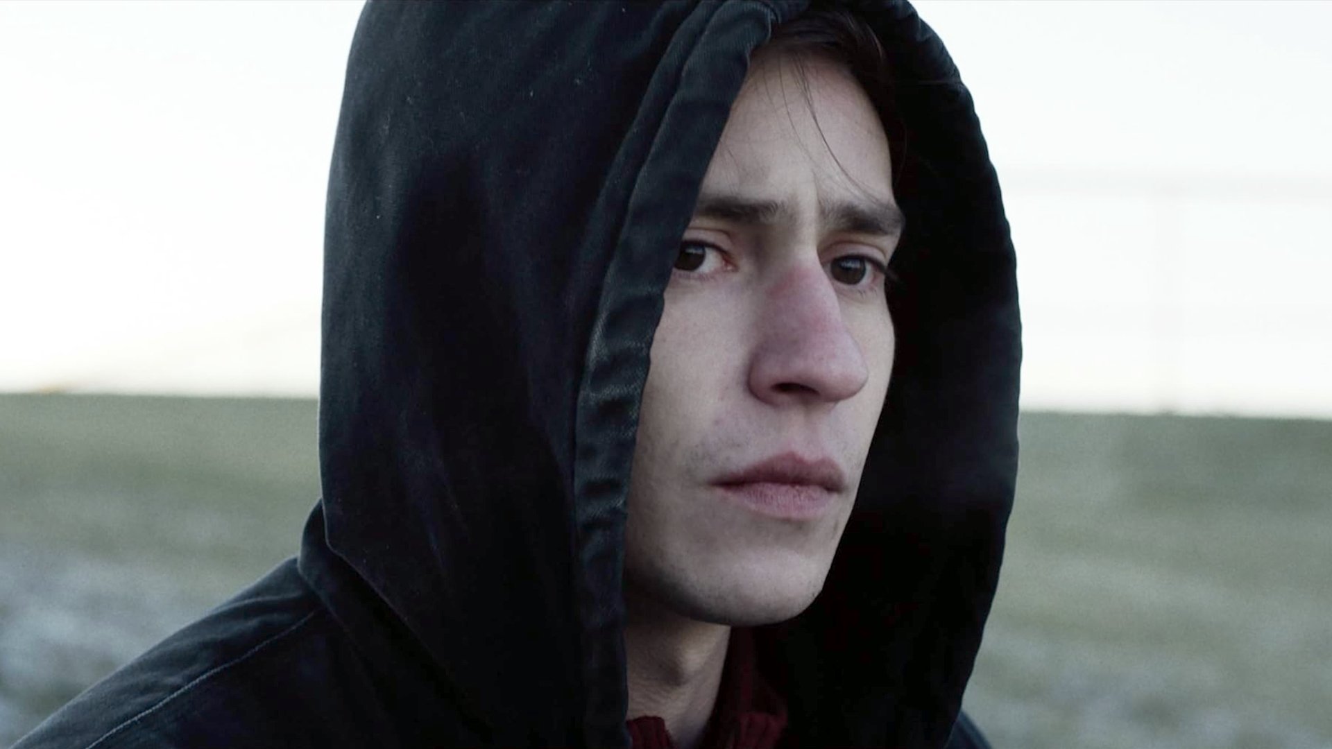 Nyt ilmaiskatselussa: Tunkeilija vainoaa onnellista perhettä – mutta miksi?