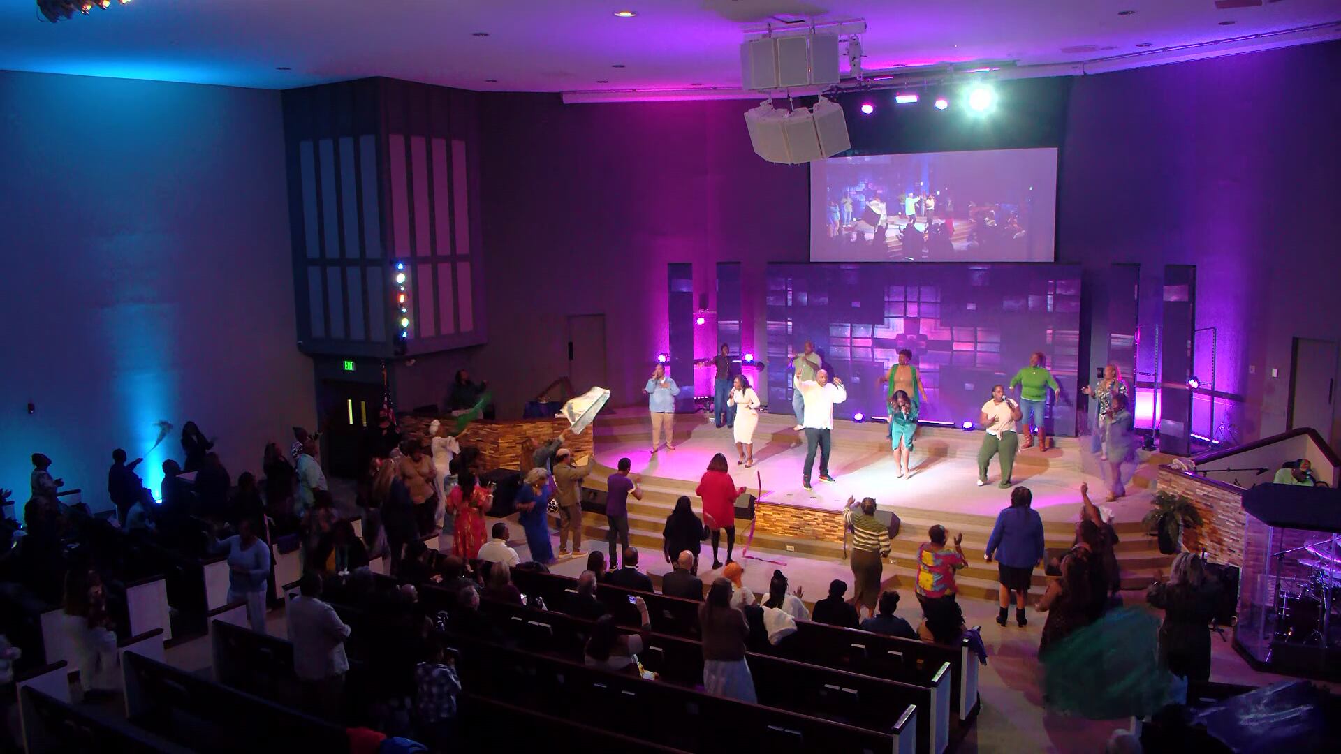 Pastor Ricky Floyd’s church holds first Sunday service since his death