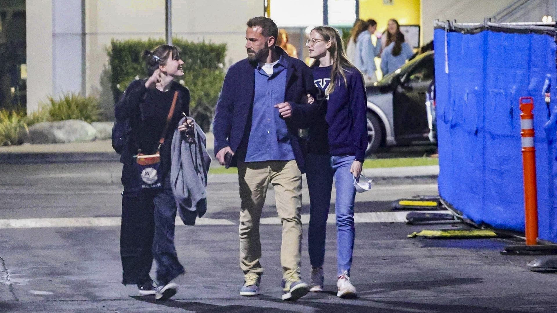 Ben Affleck steps out with daughters Violet and Fin days after his ...