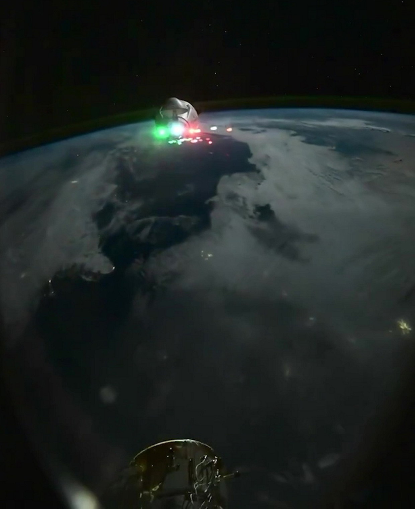 Watch SpaceX Dragon spacecraft dock at International Space Station