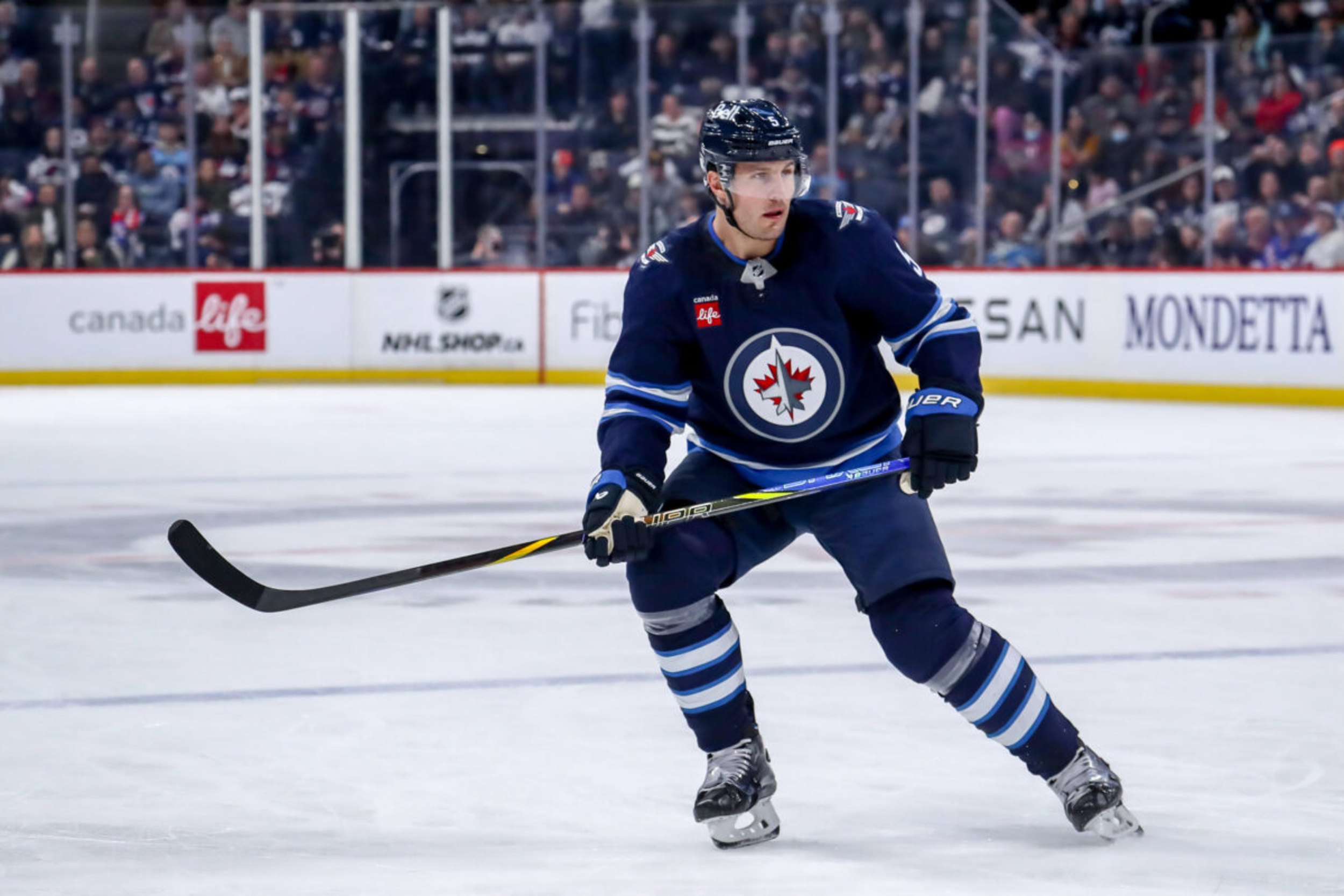 Luke Schenn Immediately Having Big Impact on Jets’ Blue Line After ...