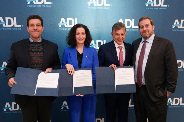 Brasil: ADL y CONIB se asocian para combatir el antisemitismo y el ...