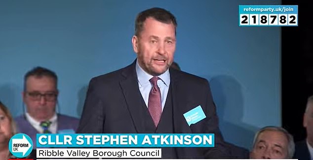 Nigel Farage admits Reform hit by 'turbulence' from Rupert Lowe row