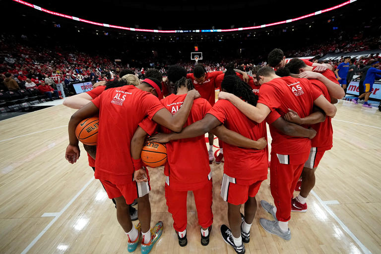 Ohio State basketball hosts, offers top‑2028 Ohioan Dylan Zeigler ...