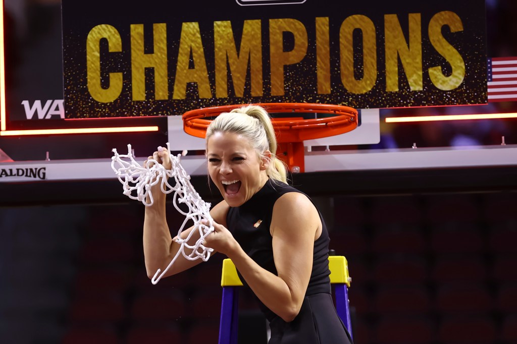 ‘Stunning’ Grand Canyon coach Molly Miller takes internet by storm ...