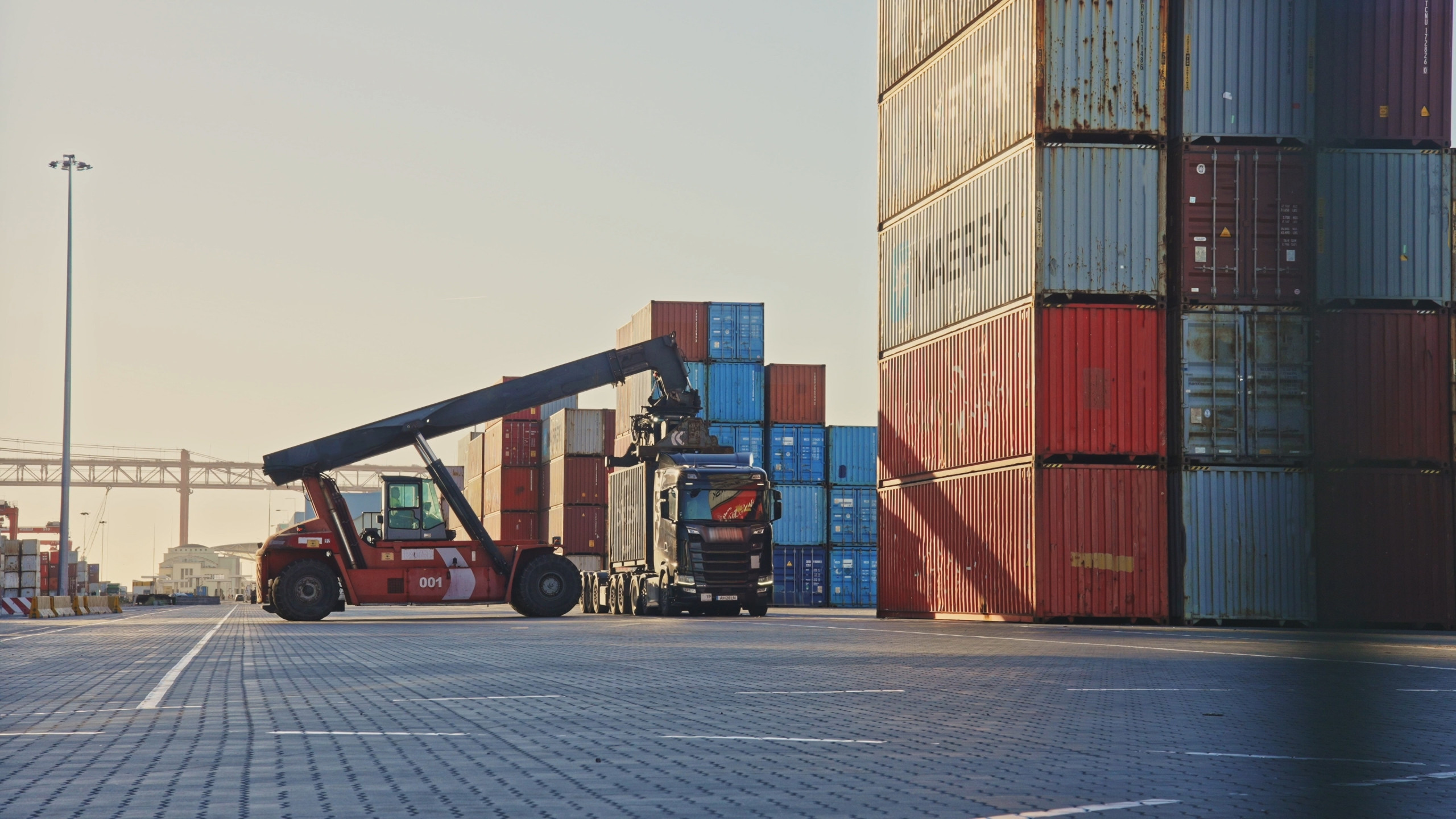 The world's 30 biggest importers of goods