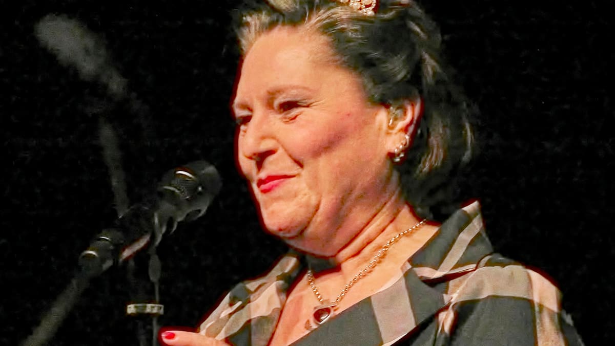 Sie lag tot in Wohnung: Rosenstolz-Sängerin AnNa R. stirbt unerwartet ...