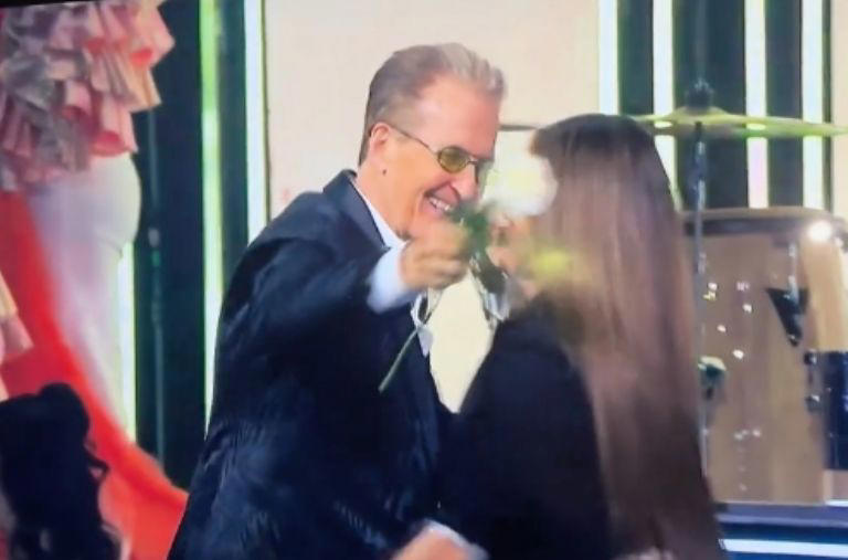 María León le confiesa su amor a Emmanuel durante el programa de Juego ...