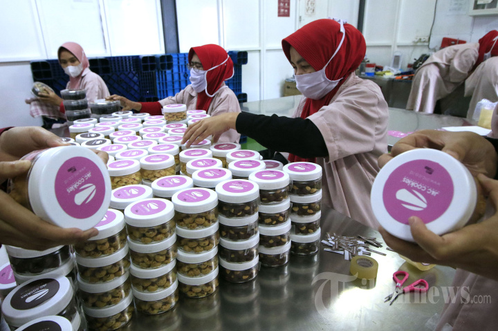 Produksi Kue Kering di J&C Cookies Bandung