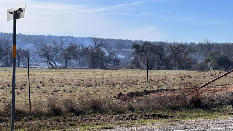 Firefighter injured in 9,700+ acre wildfire near Fredericksburg; fire ...