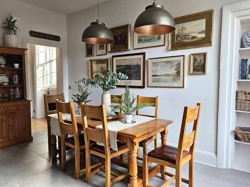 After Years of Neglect, This 1883 Edinburgh Flat Now "Oozes Cozy ...