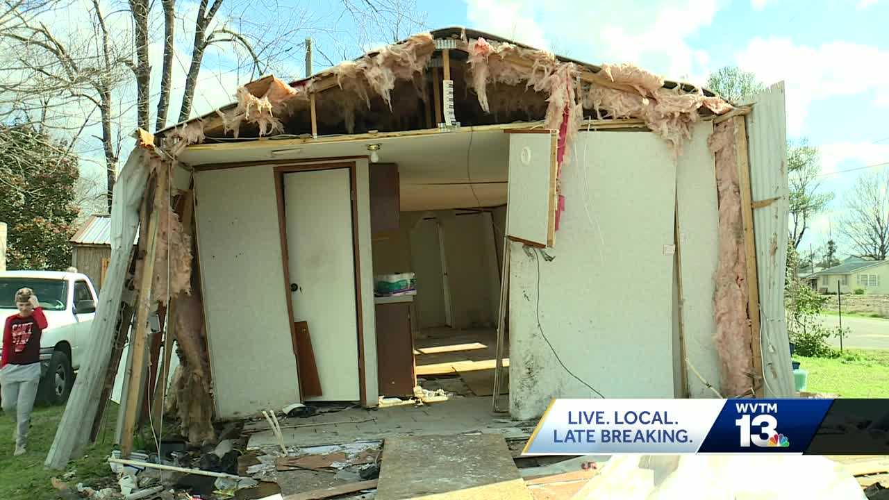 'It's just all about giving': Volunteers helping those affected by EF-1 ...